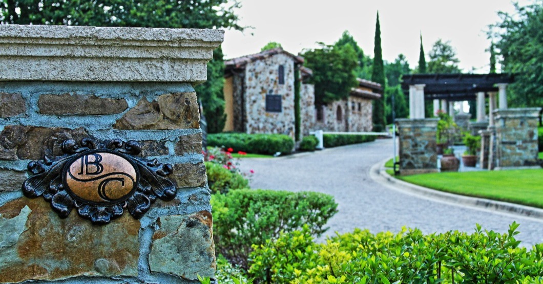 7 Reasons to Invest in a Luxury Home in a Gated Community